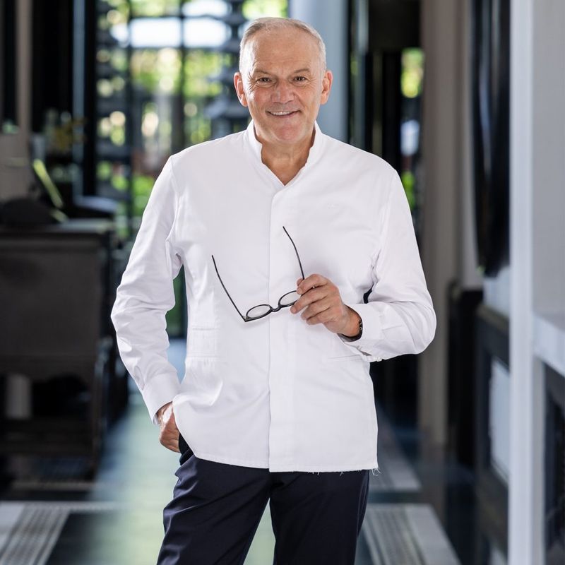 Tiffany & Co.'s 2023 Holiday Campaign stars Rosie Huntington-Whiteley ...