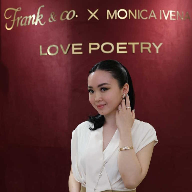 Alexander McQueen's Pre-Autumn 2022 collection looks as sharp as ever