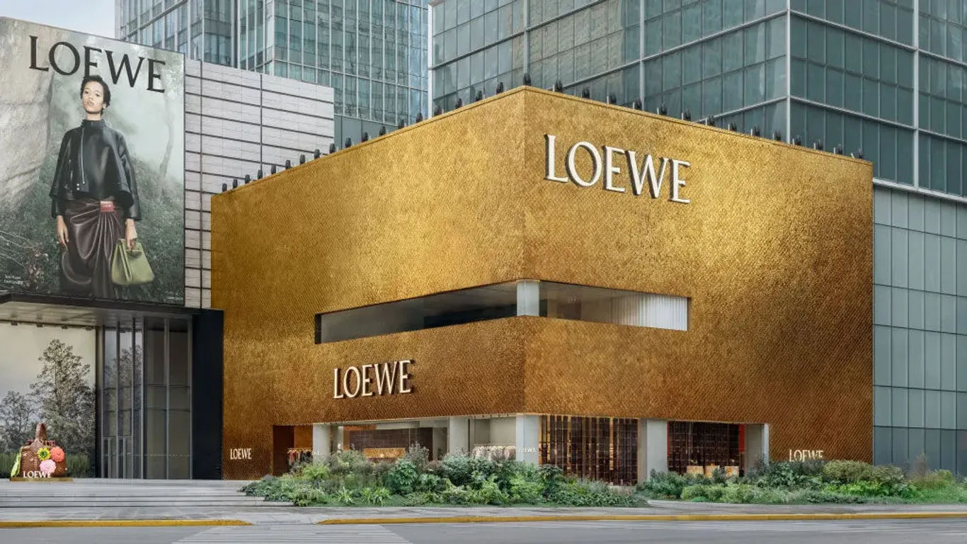 CASA Loewe Shanghai's Shines With 35,536 Gold Ceramic Tiles