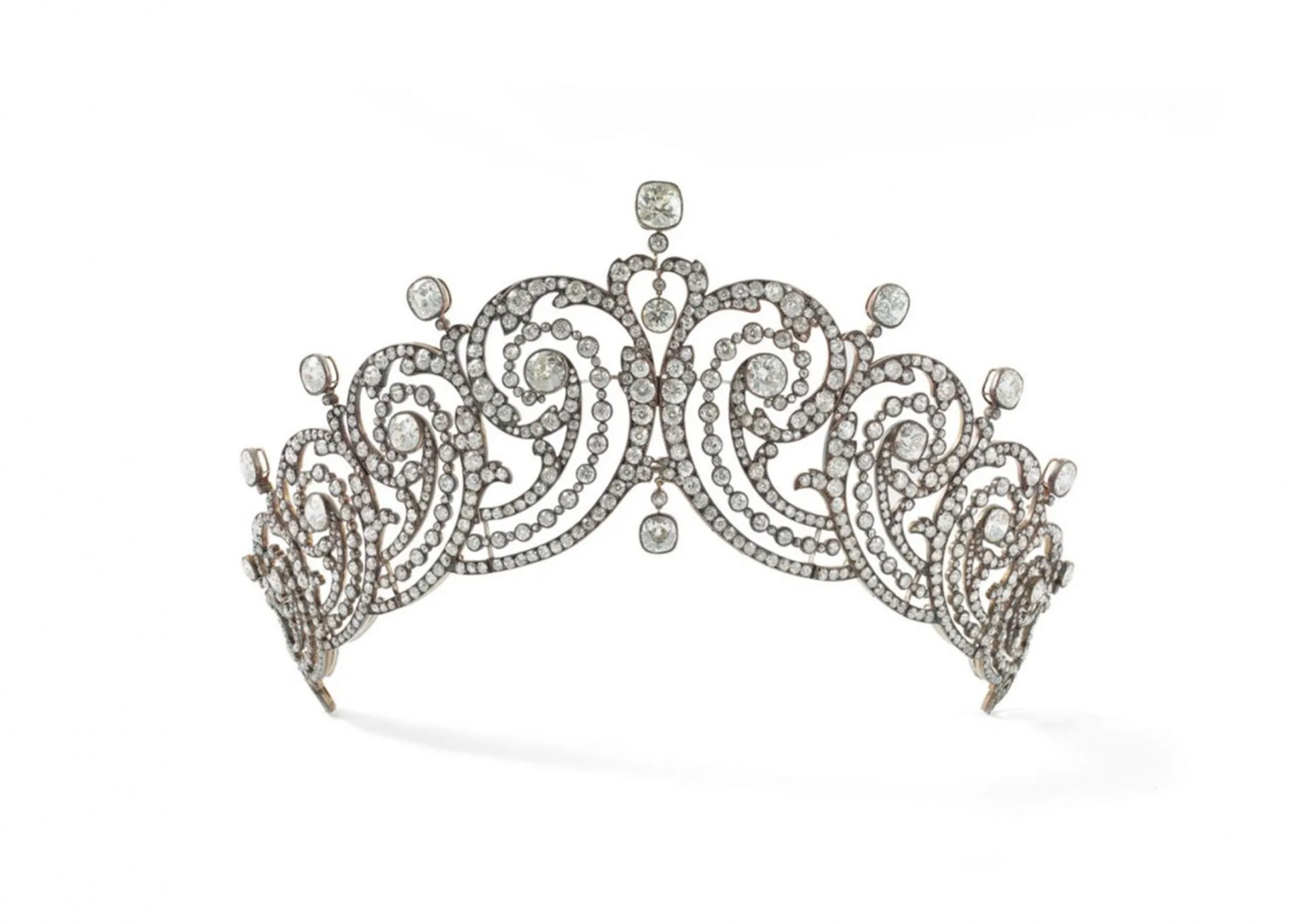 Cartier's works are delivered to the V&A in London