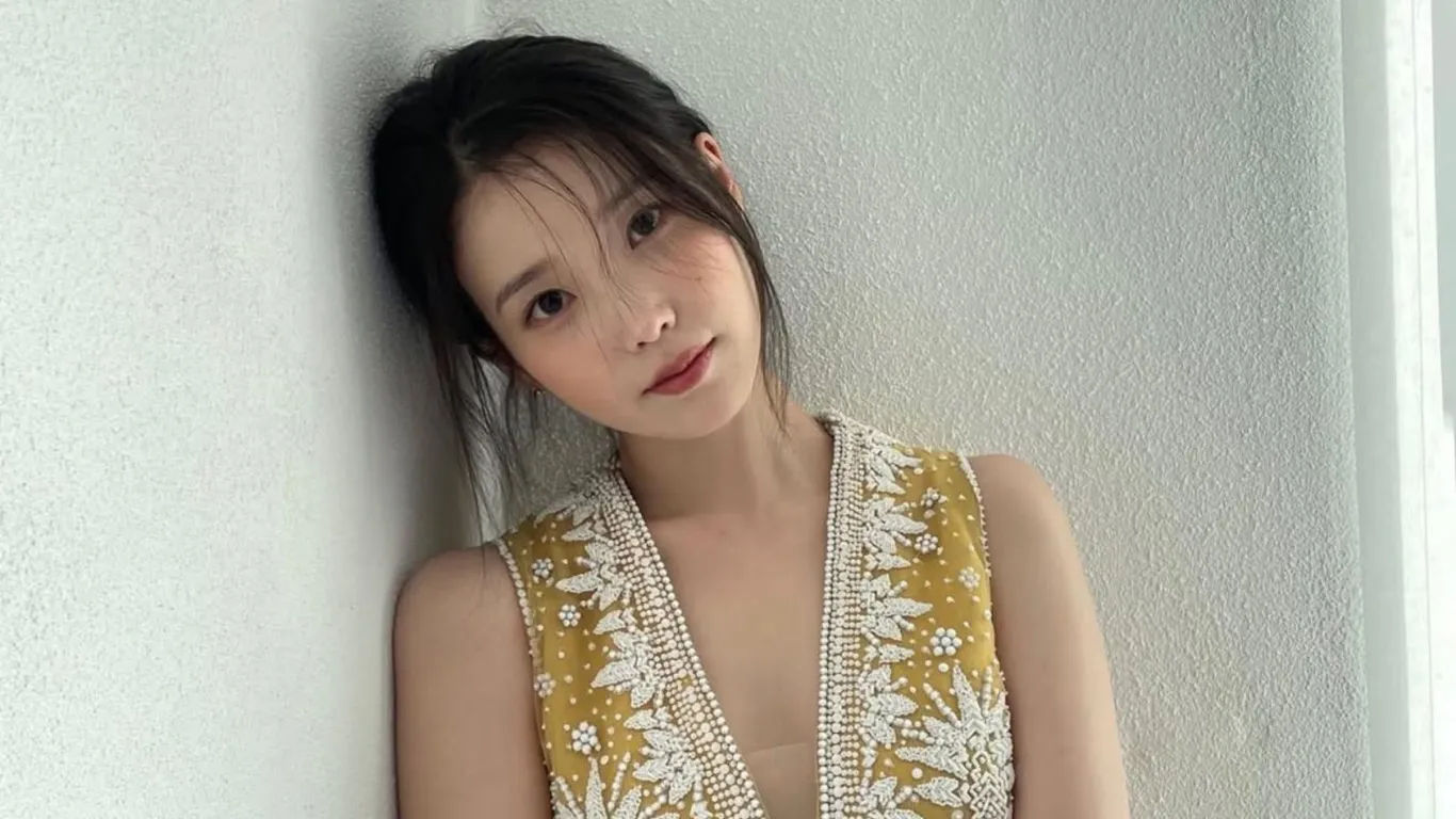 Korean icon's choices for the best books IU