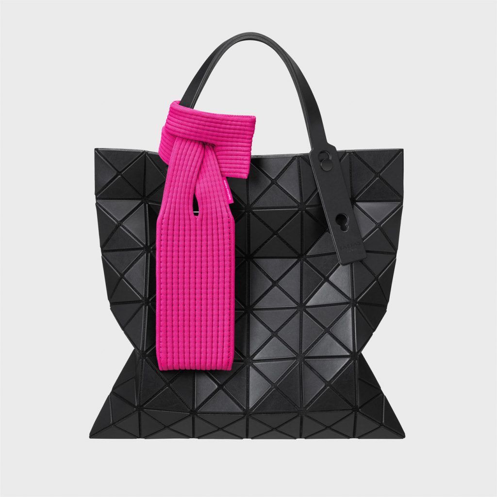 Issey Miyake and Apple collaborate on the 3D-knitted iPhone Pocket