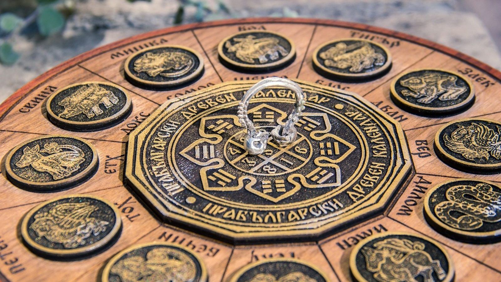 A Guide to Zodiac-Specific Fragrances