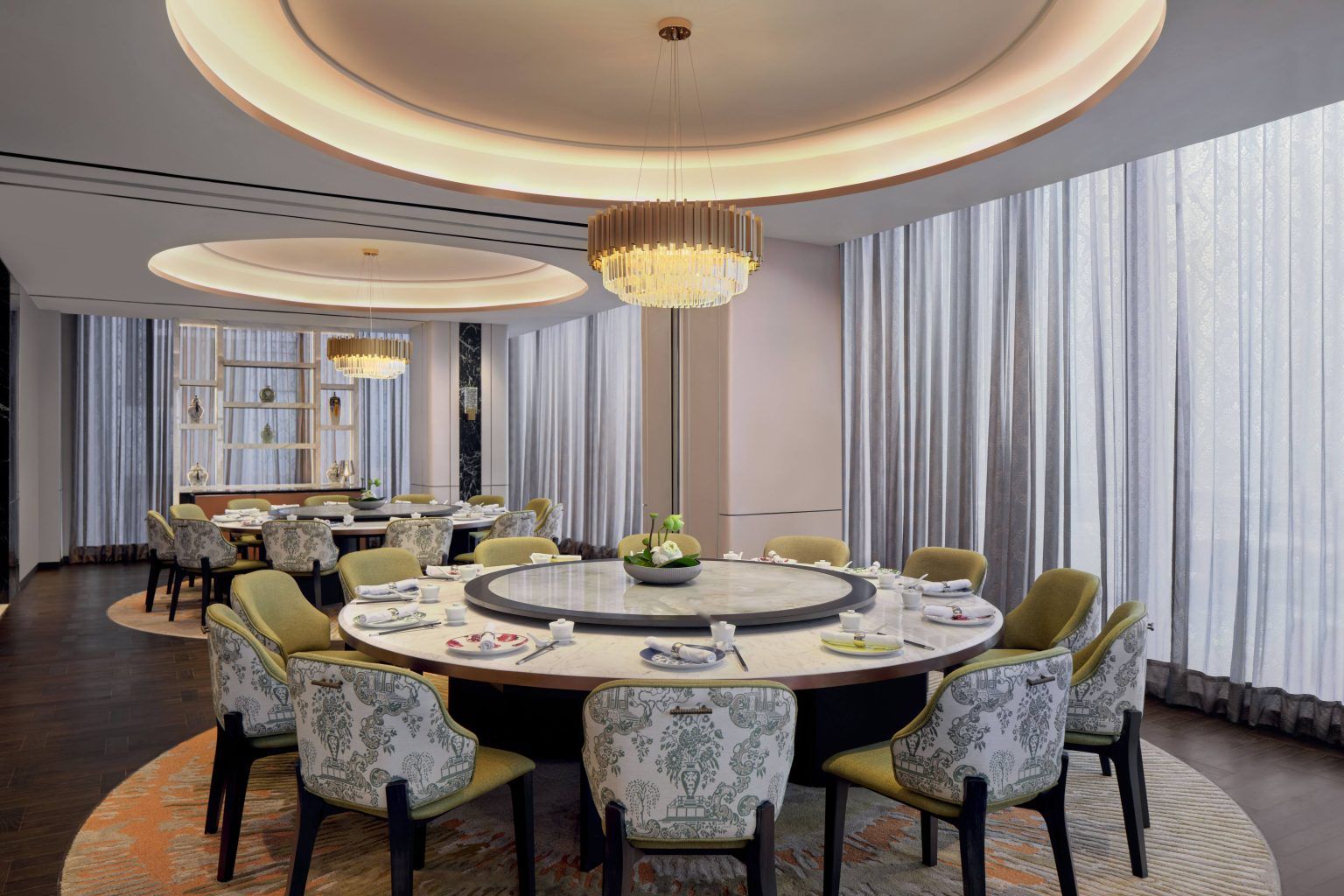 Li Lian at Park Hyatt Jakarta serves Cantonese refinement above the city