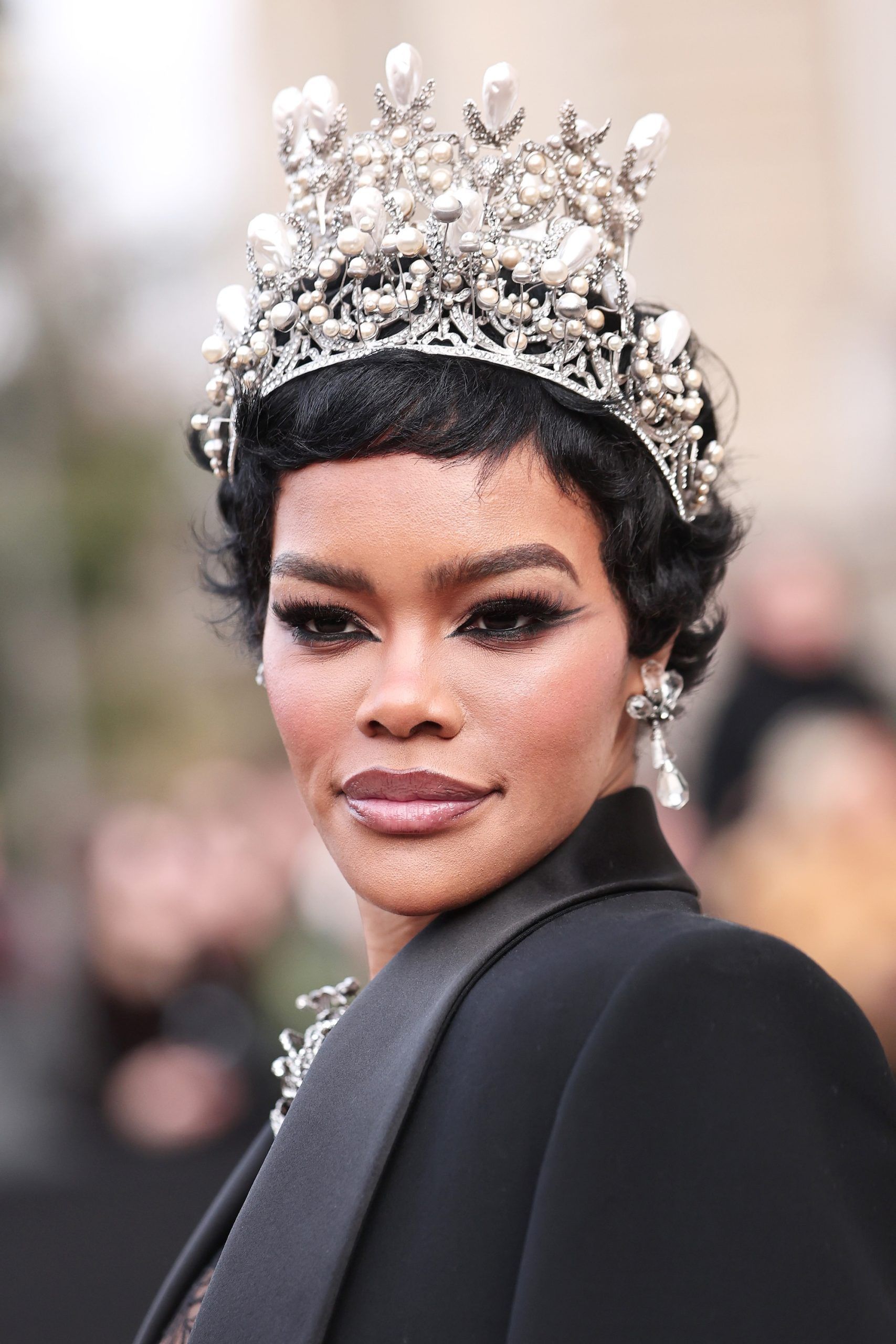 Crowning Glory: Tiara returns