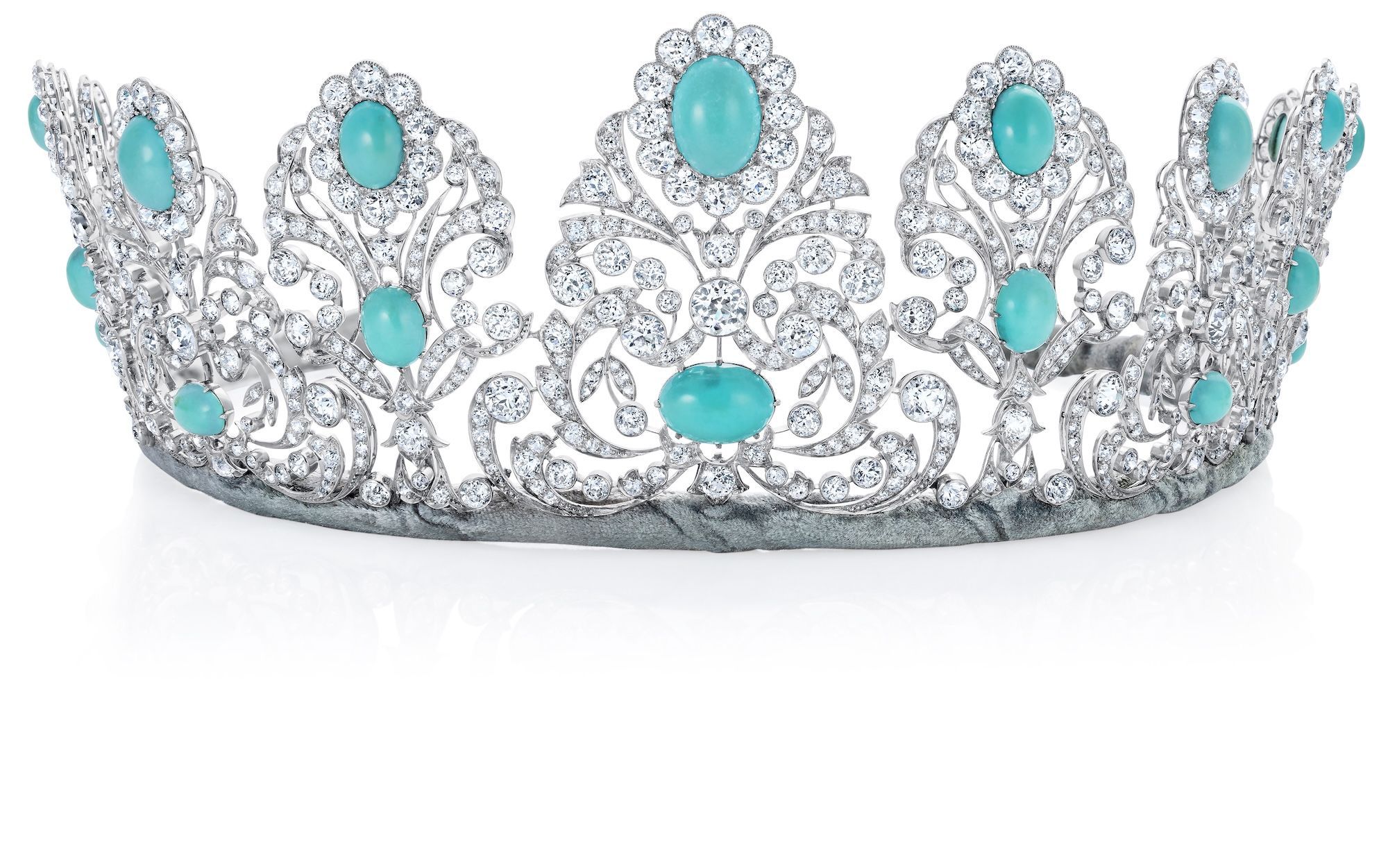 Crowning Glory: Tiara returns