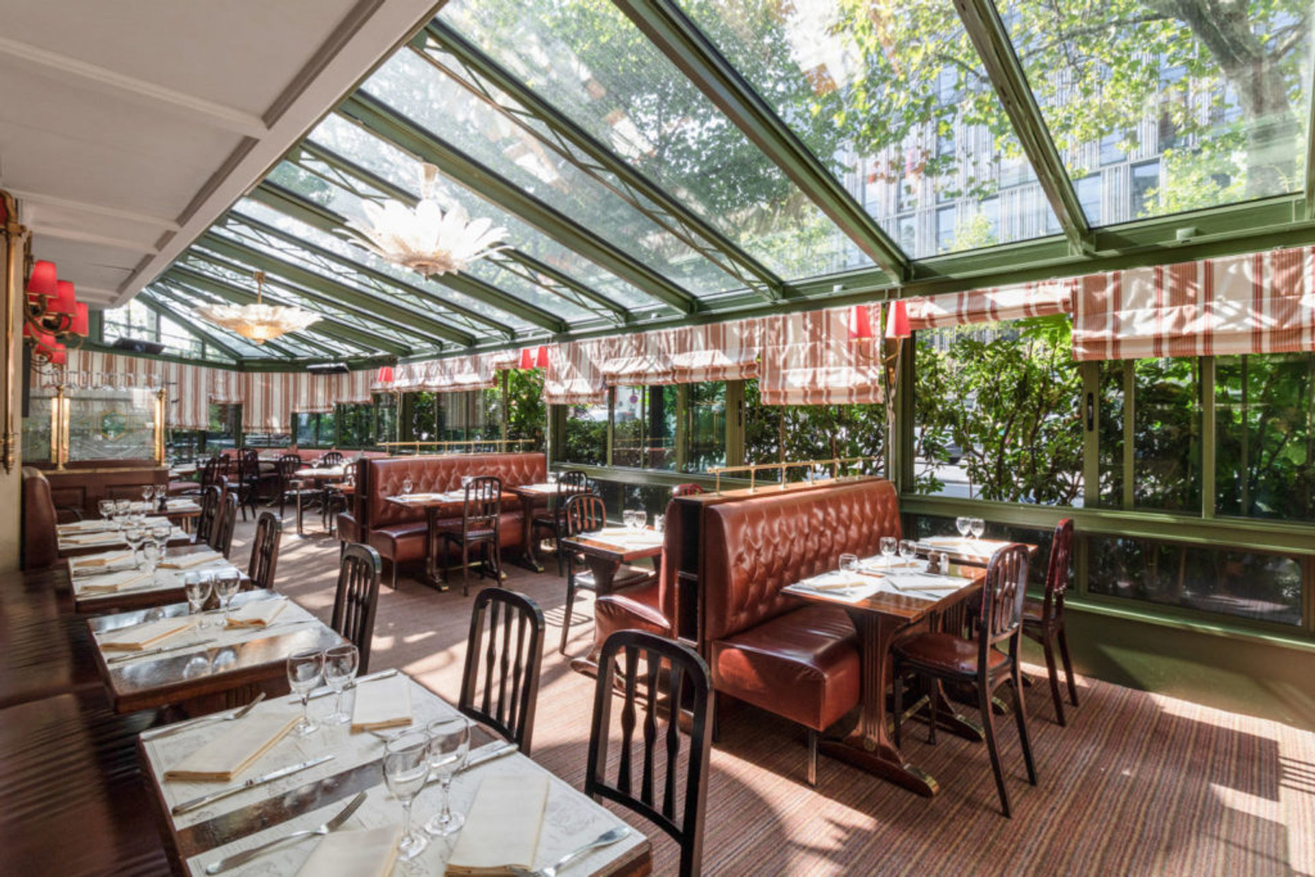 Famous cafes that inspired artistic souls Ernest Hemingway and Vincent ...