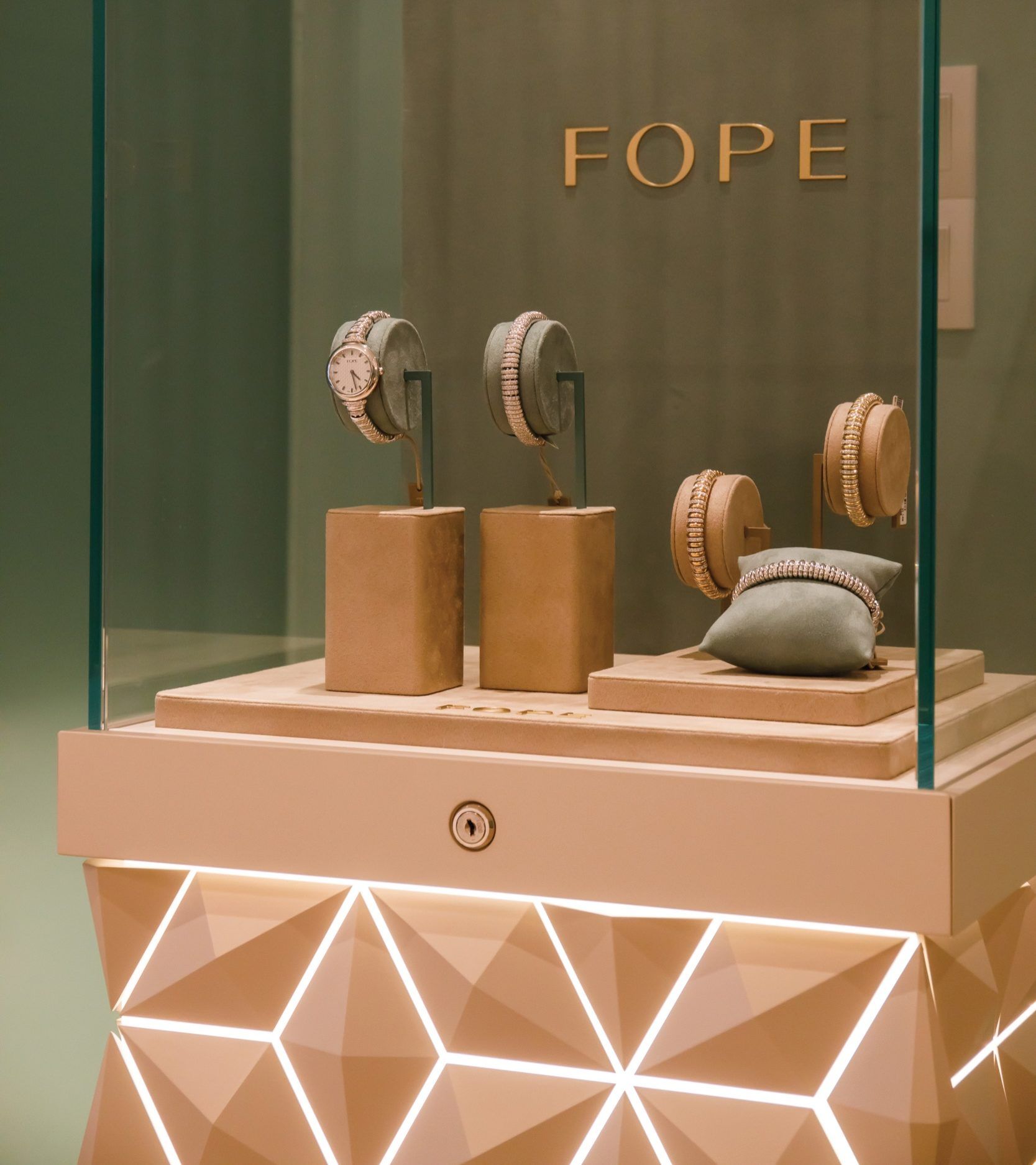 Italian goldsmith FOPE launches its first Asian flagship boutique at SUEN
