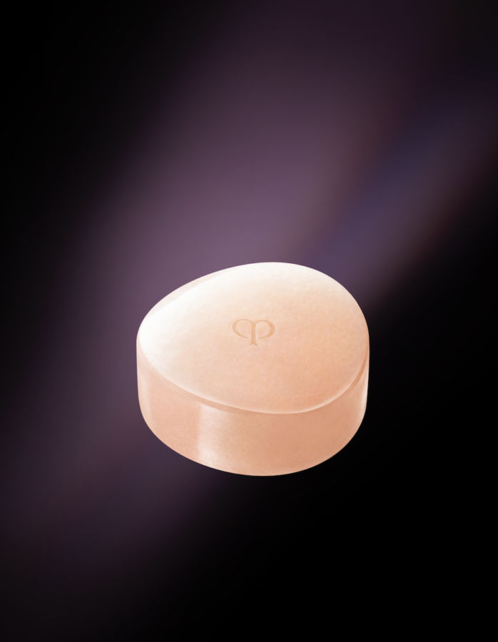 The all-new Synactif improves the skin tone, texture and contours like ...