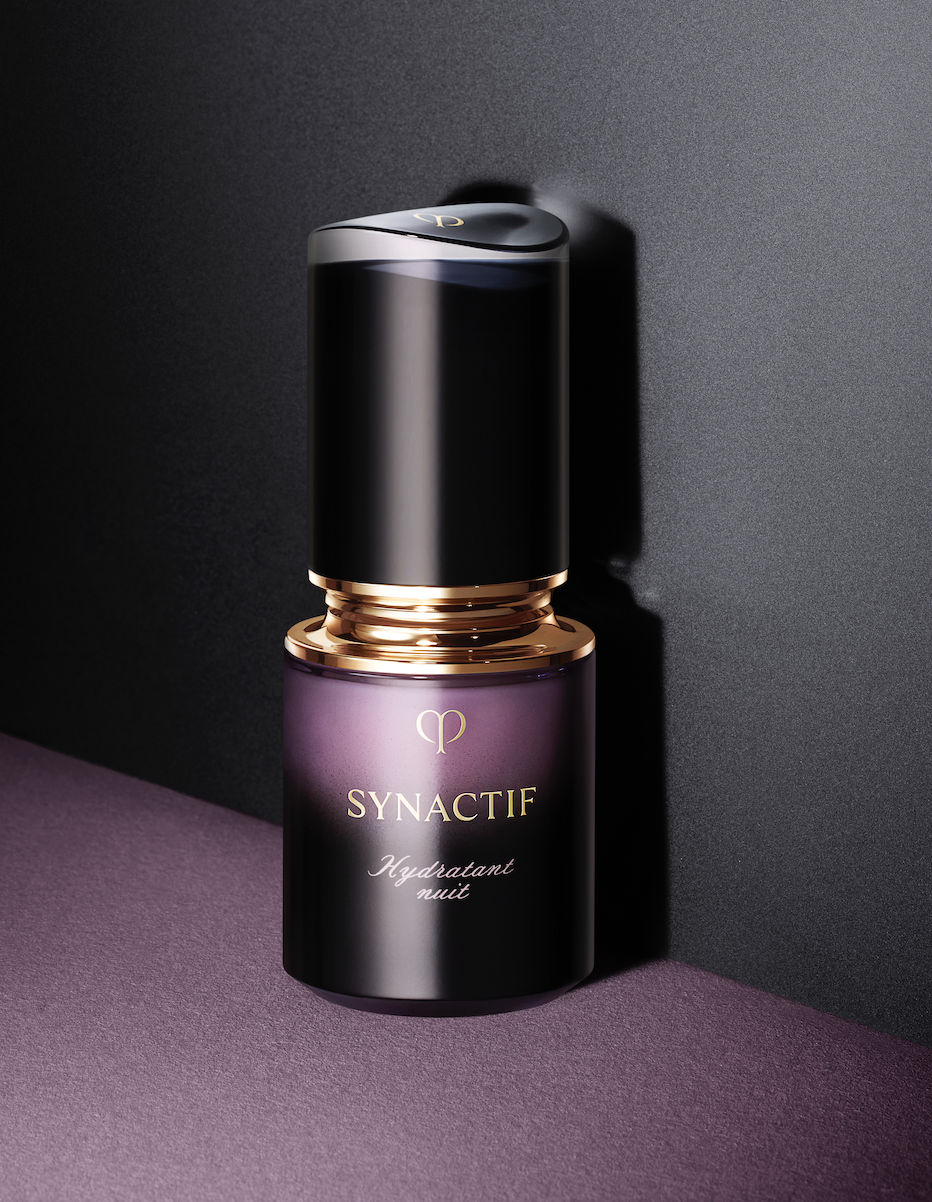 The all-new Synactif improves the skin tone, texture and contours like ...