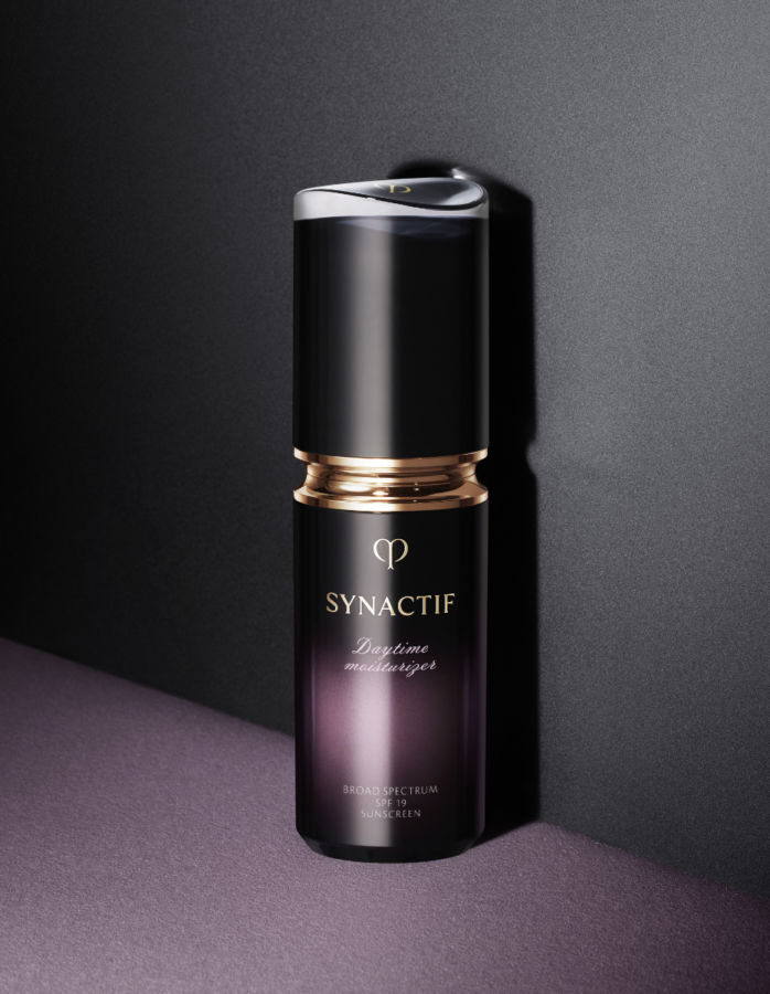 The all-new Synactif improves the skin tone, texture and contours like ...