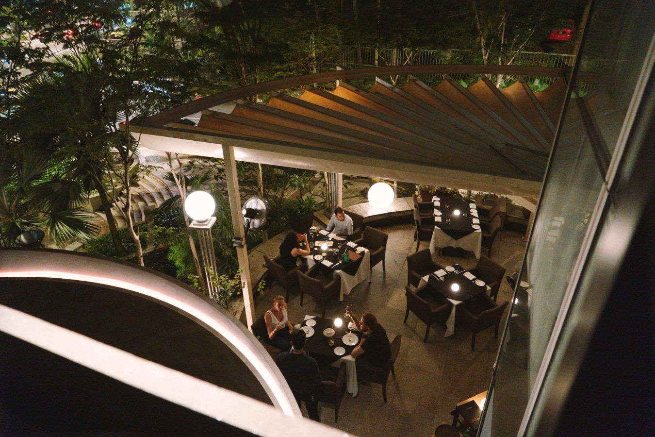 Revel in an evening of whisky, cigar and live music at V’s Lounge