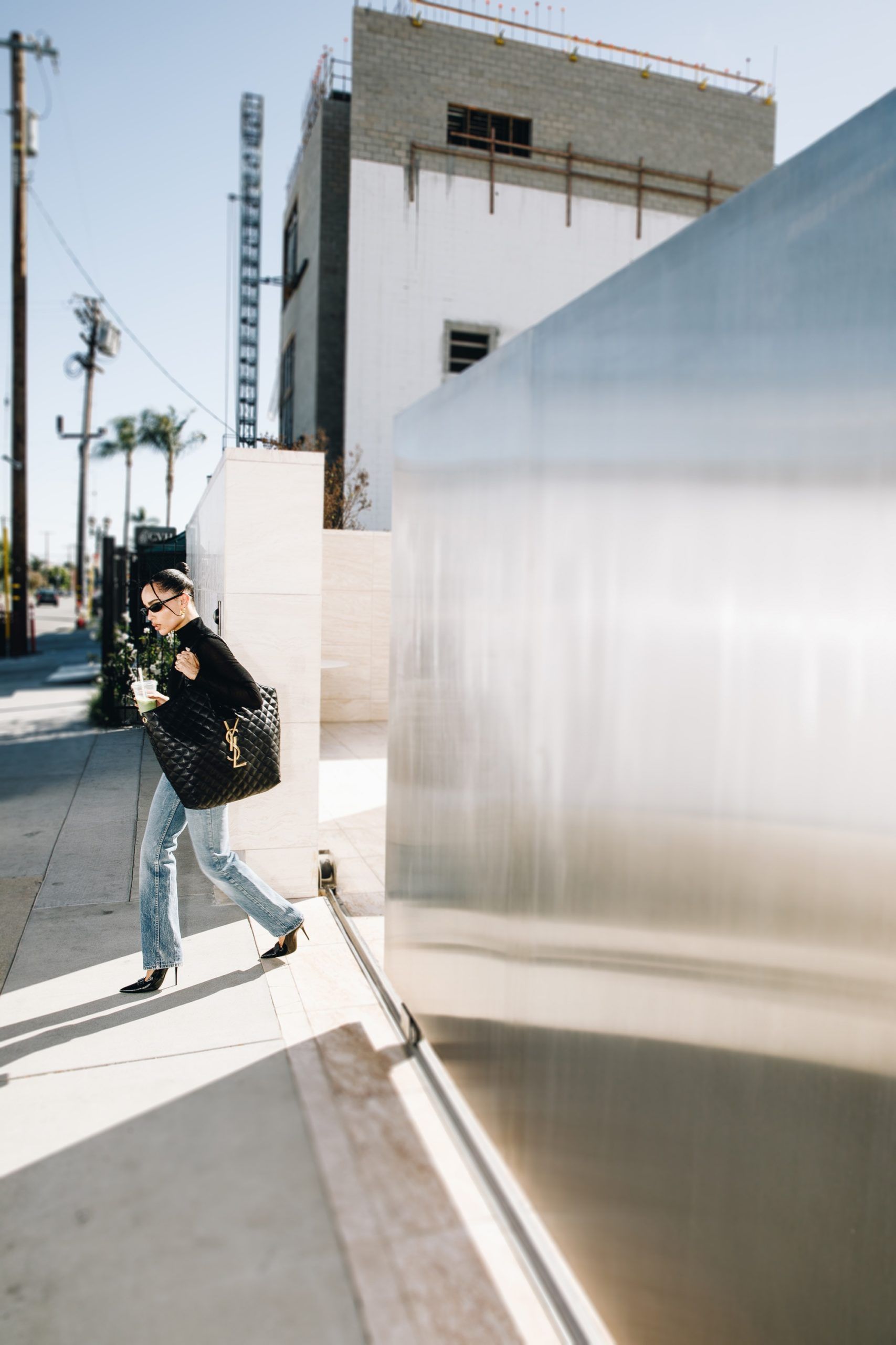 It Girls are donning these huge tote bags, and here's where to cop yours
