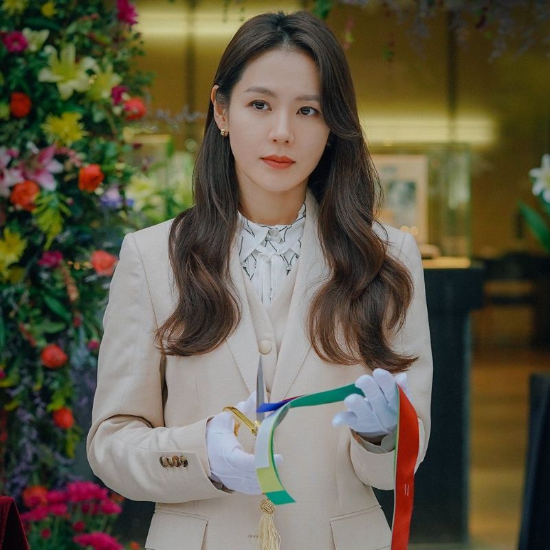 10 stylish K-drama characters that inspire us with their high fashion looks