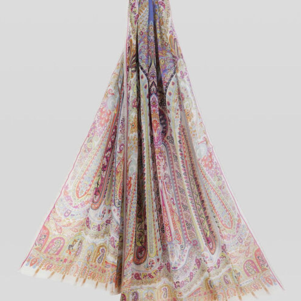 How to choose the right scarf, and where to buy the best ones