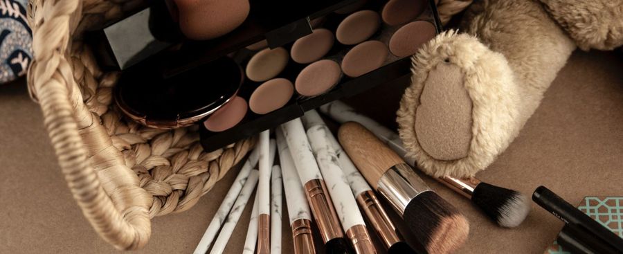 Travel makeup kits: Stash your makeup and travel light