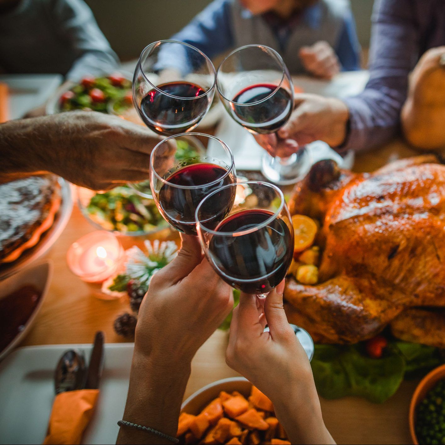 How to pick wine for Christmas parties like a seasoned sommelier