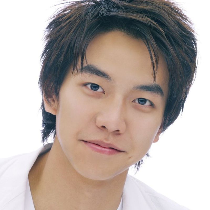 All about Korean actors Lee Seung Gi and Lee Da In’s dramatic love story