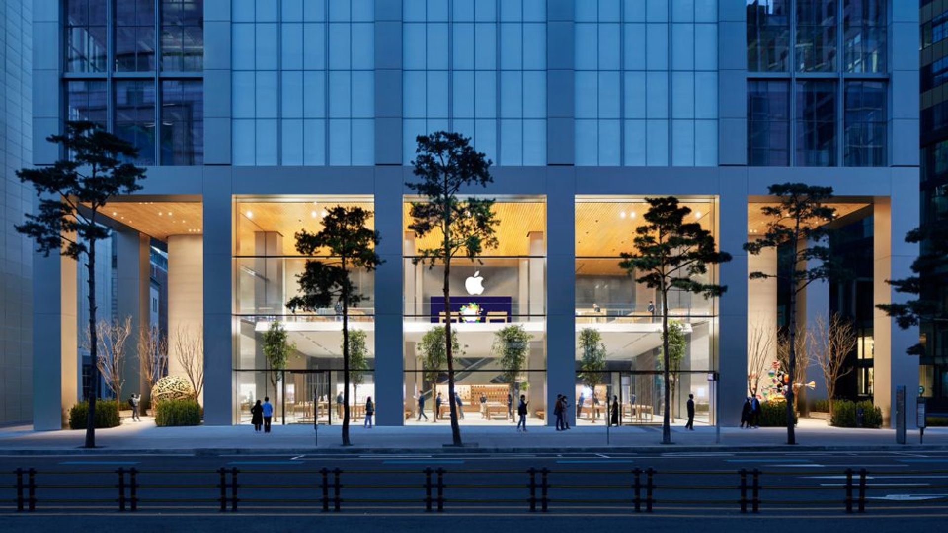 Tech wonderland: These are 12 of the most beautiful Apple stores in Asia