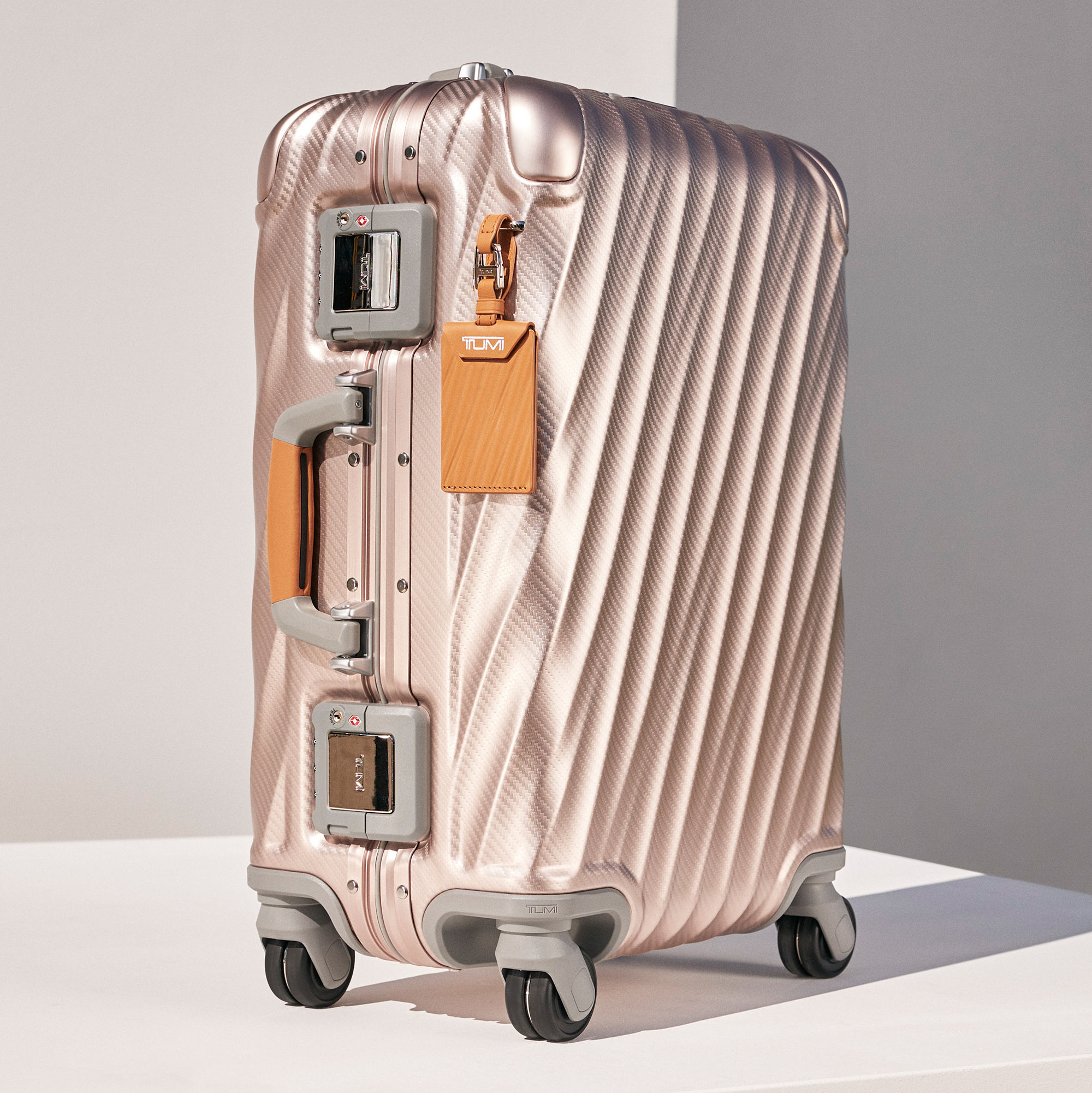 The TUMI 19 Degree collection embeds exquisite luxury details to refine ...