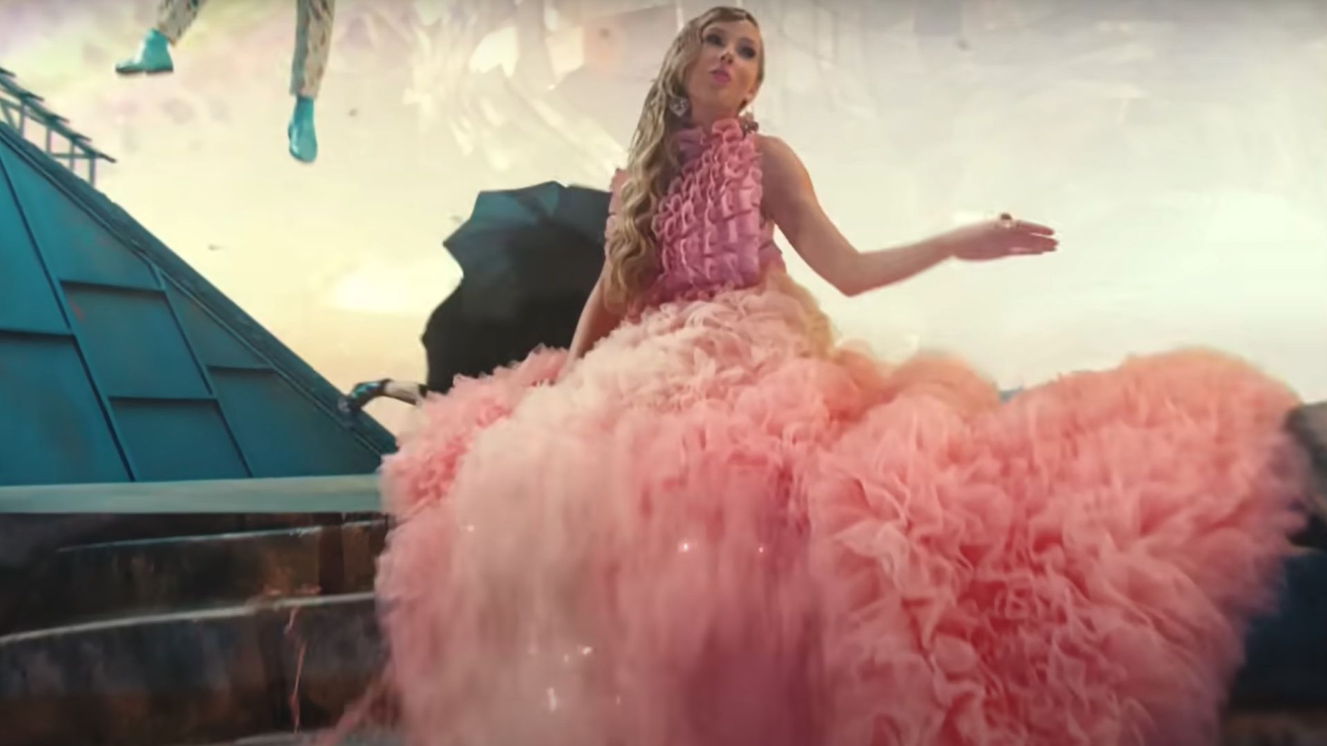 Best music video outfits of Taylor Swift and how to recreate them