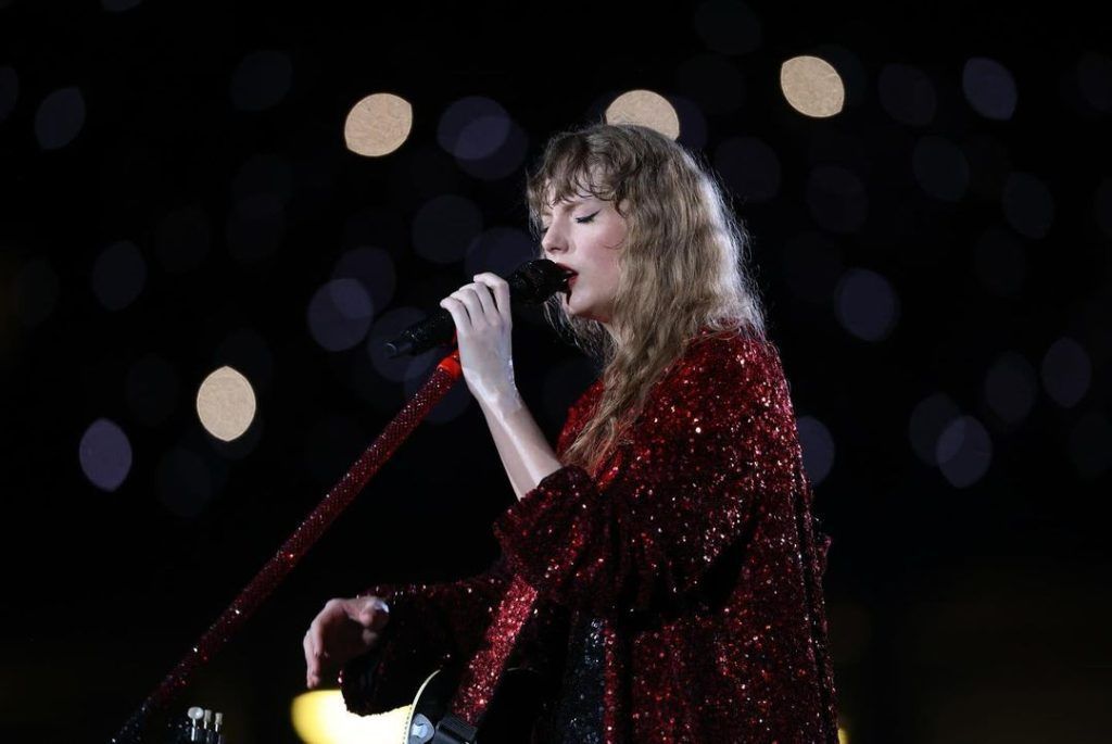 The hair and beauty evolution timeline of Taylor Swift in 10 'eras'