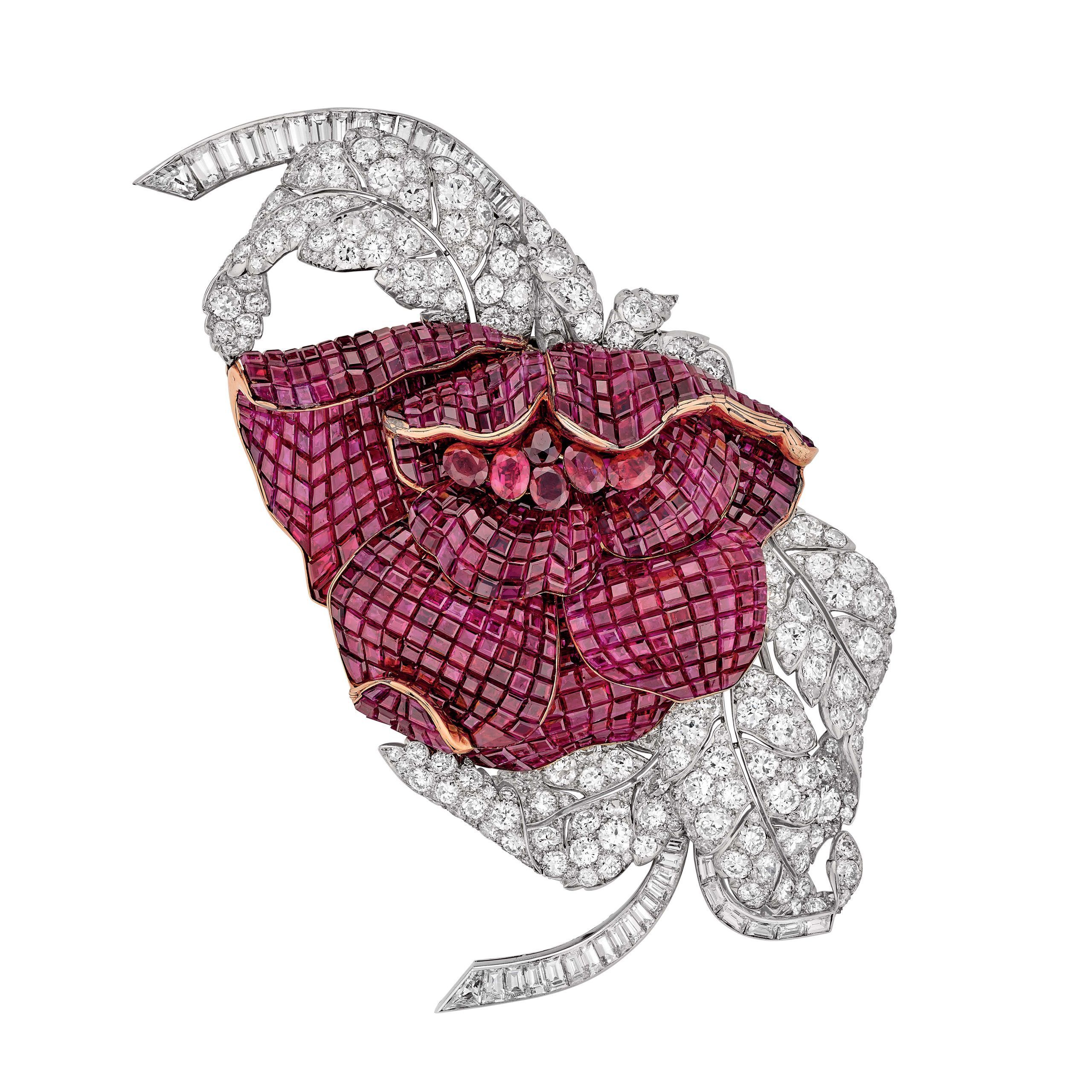 The story behind Van Cleef & Arpels' Serti Mystérieux, the Mystery set