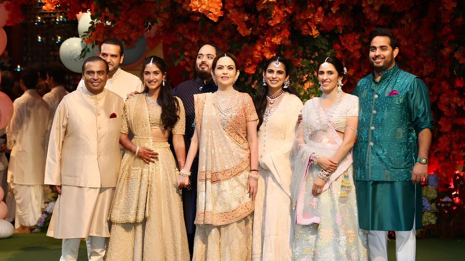 The most expensive outfits ever worn by the Ambani ladies ...