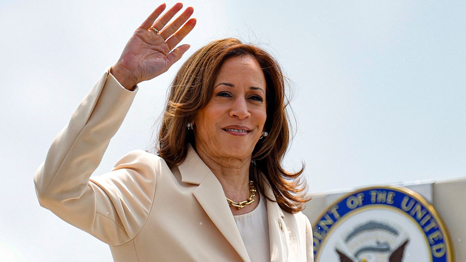 'Kamala is brat': Pop world rises up for Harris in US presidential ...