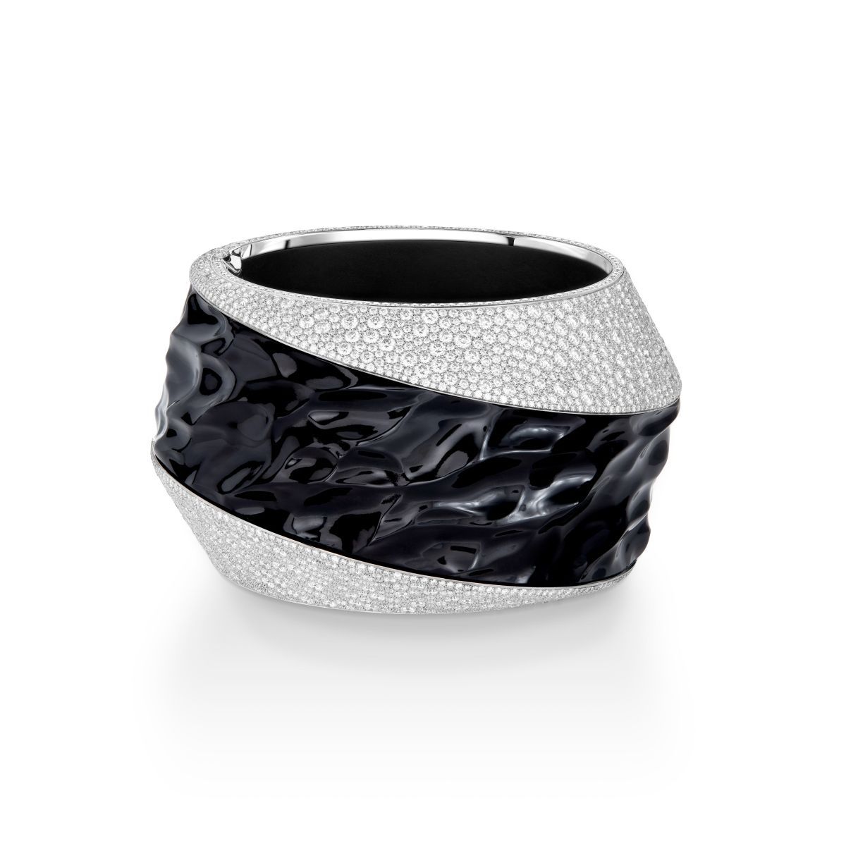 Boucheron's Carte Blanche Or Bleu pays homage to Icelandic fjords ...