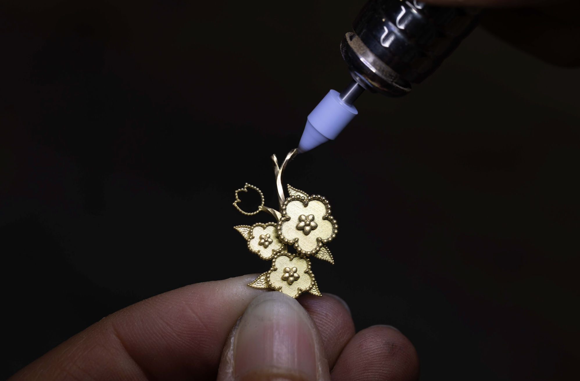 Van Cleef & Arpels unveils its new Lucky Spring collection