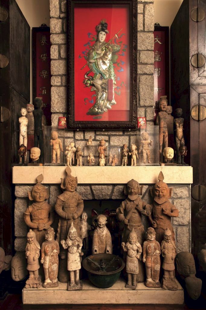 Veteran broadcaster Robert Chua and his Chinese antique collection