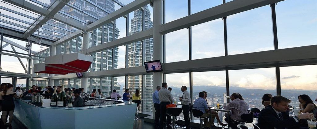 Best Rooftop Bars in the World that Offer a Luxurious Dining Experience