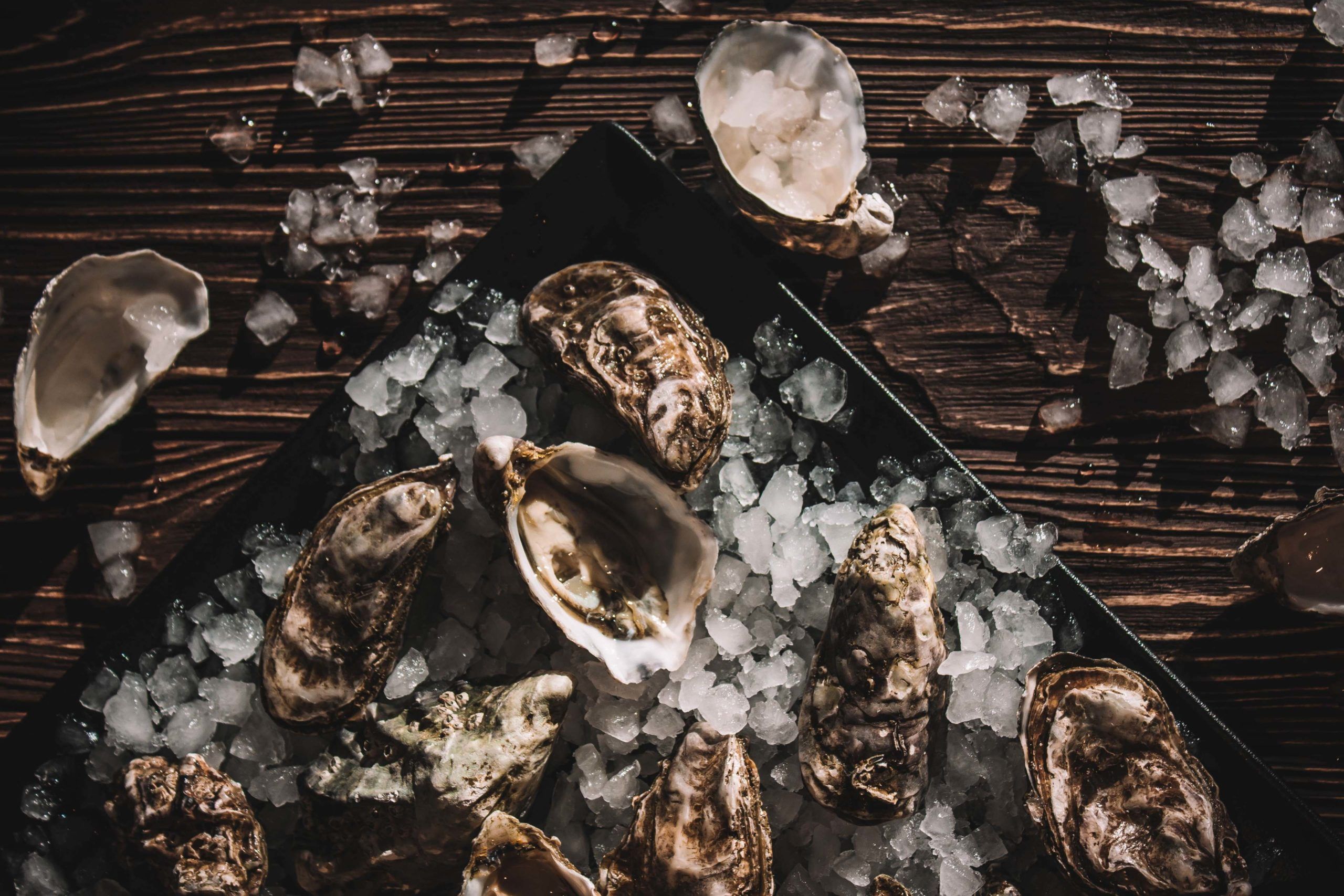 A beginner’s guide to oysters: Types and what to drink with