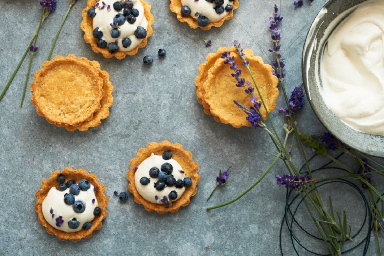 How to properly use lavender in cooking and baking