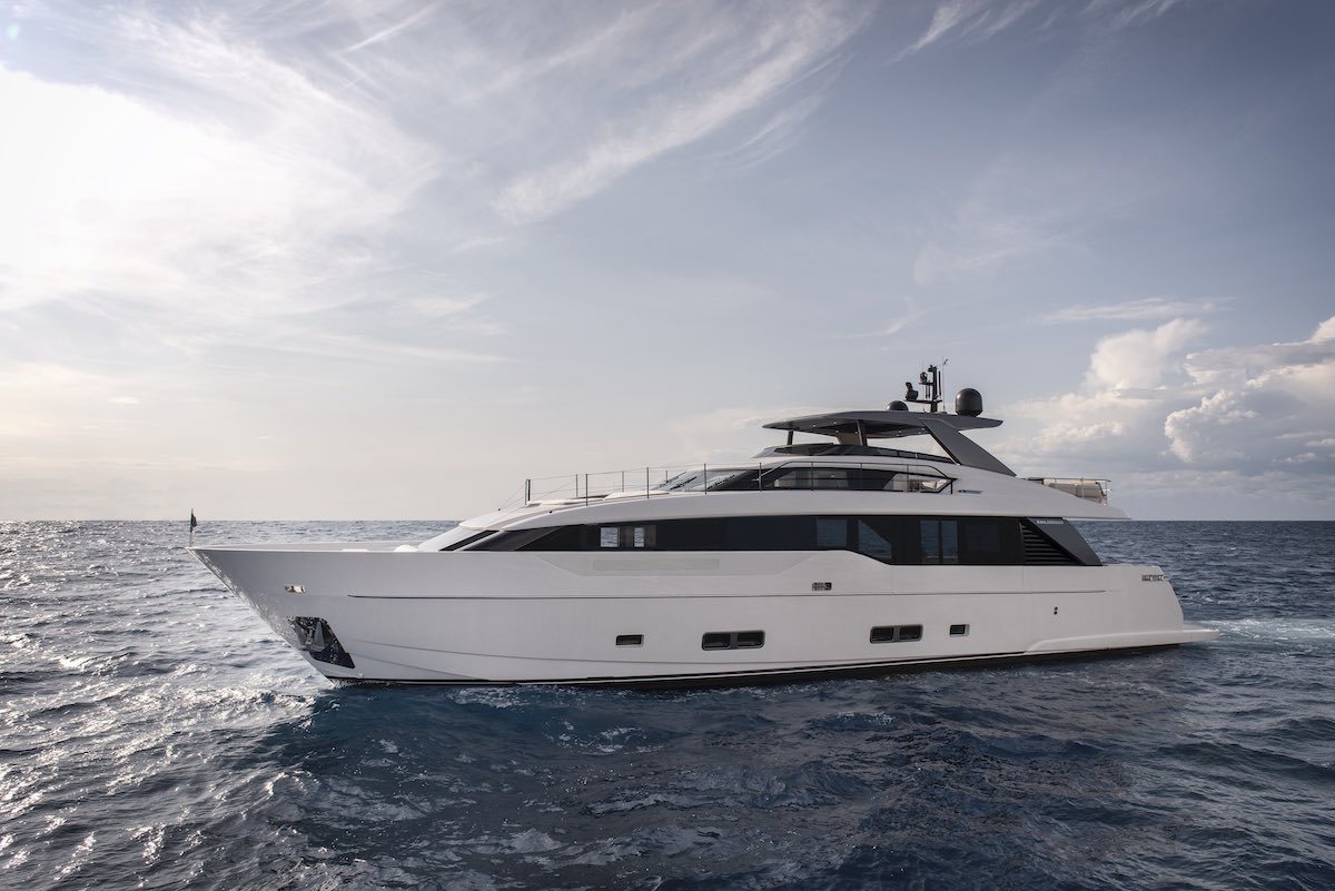Simpson Marine unveils its latest yachts by Sanlorenzo and Bluegame