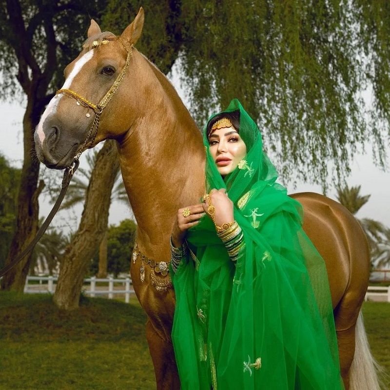 Lojain Omran: Net worth, family and career