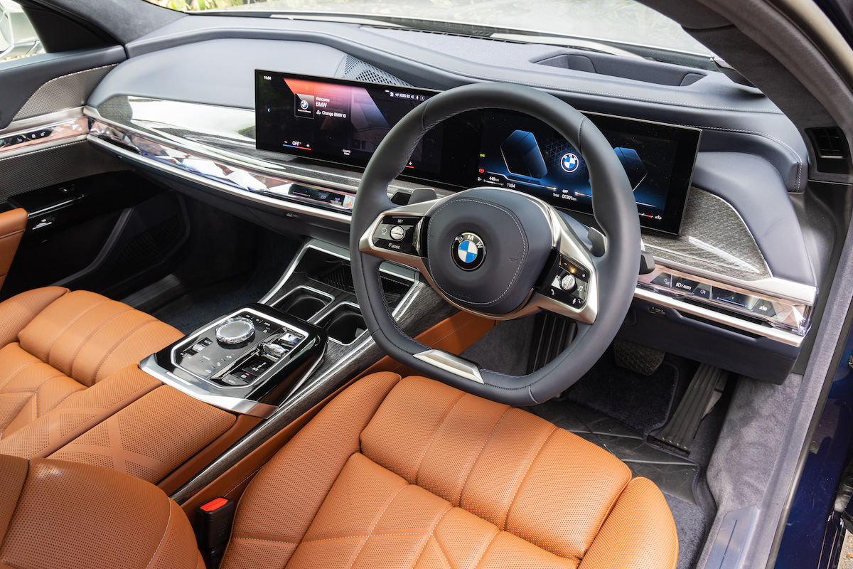 Elaine Lim reviews the new BMW 735i Pure Excellence