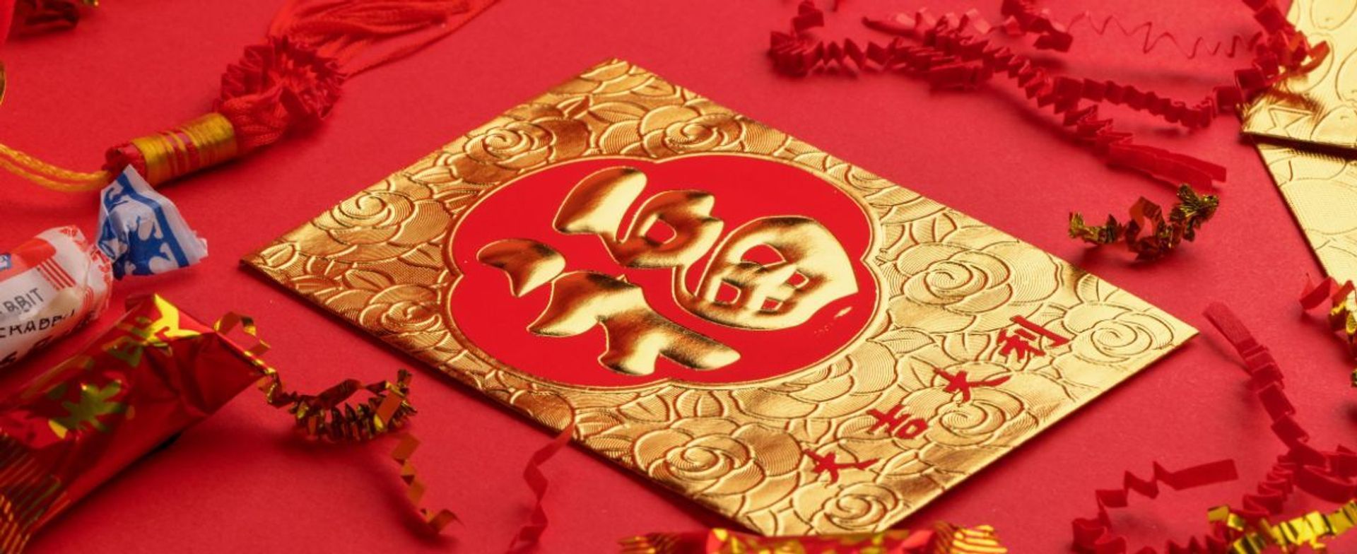 Why is red an auspicious colour for Chinese New Year?