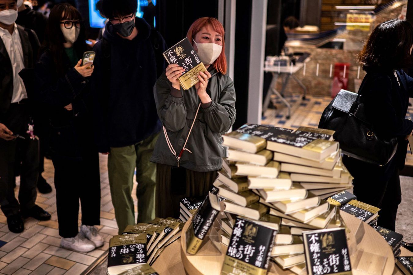 Long queues in Japan for first new Haruki Murakami book in six years
