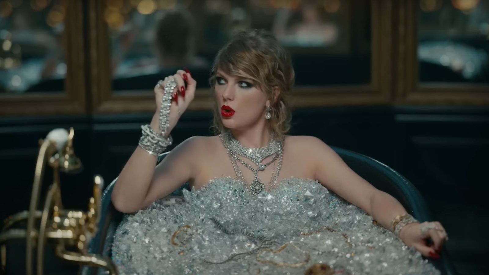 The most expensive jewellery worn by Taylor Swift