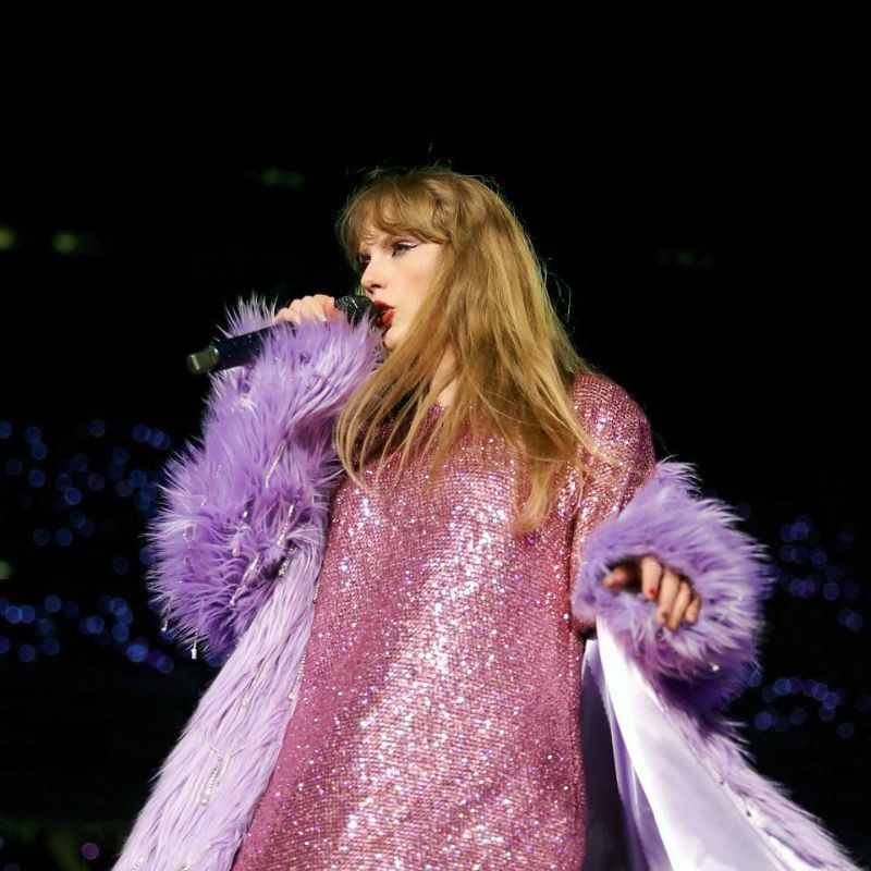 Famous celebrities who are huge Taylor Swift fans aka Swifties