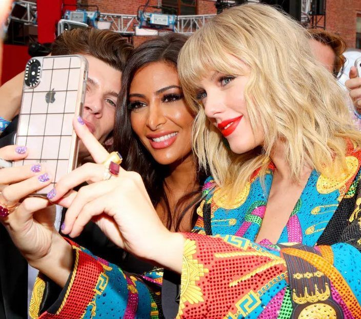 The best Taylor Swift fan moments that show us her warmth and kindness