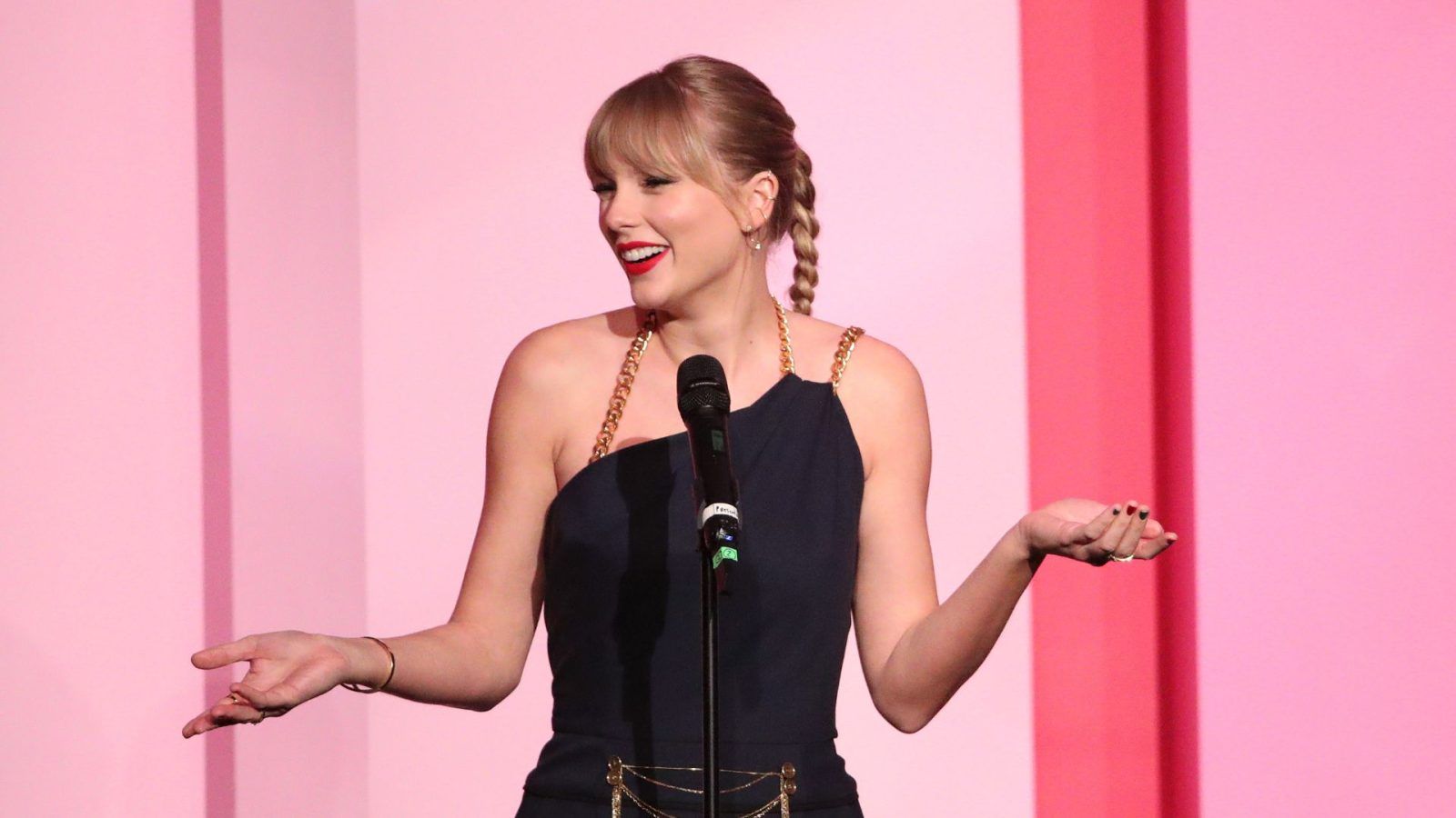 All of the biggest records set and broken by Taylor Swift