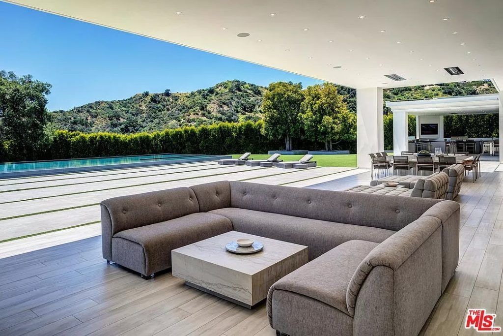 Ben Affleck, Jennifer Lopez marital house on sale amid divorce rumours ...