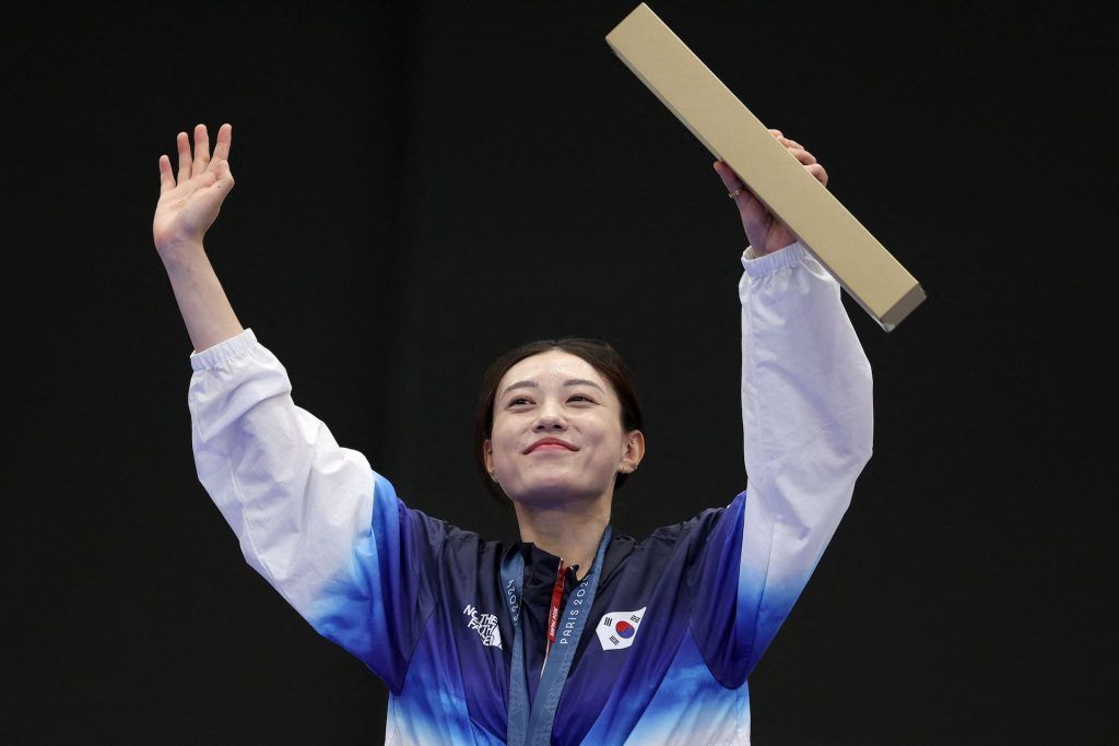 Meet Kim Ye-ji, the Korean sharpshooter and style star of 2024 Olympics ...