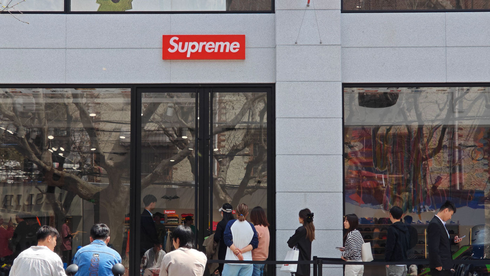Supreme online shop expands presence in Asia - PrestigeOnline Singapore
