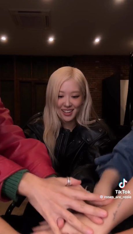 The drinking game inspired by Rosé x Bruno Mars 'Apt' – PrestigeOnline ...