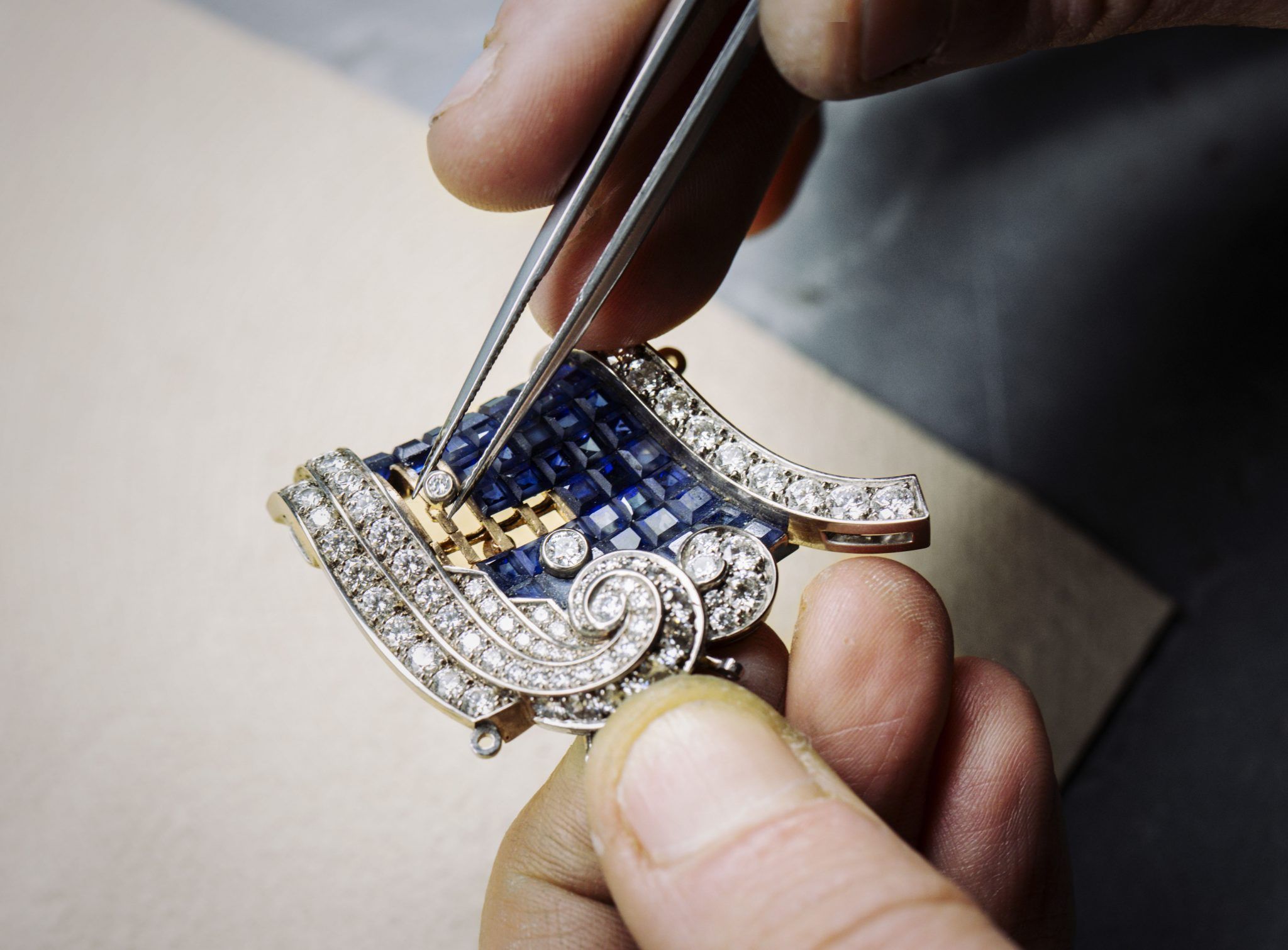 Van Cleef & Arpels Presents Collection Inspired By Treasure Island