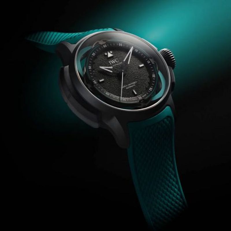 Vacheron Constantin's ultra-popular Historiques 222 now comes in steel